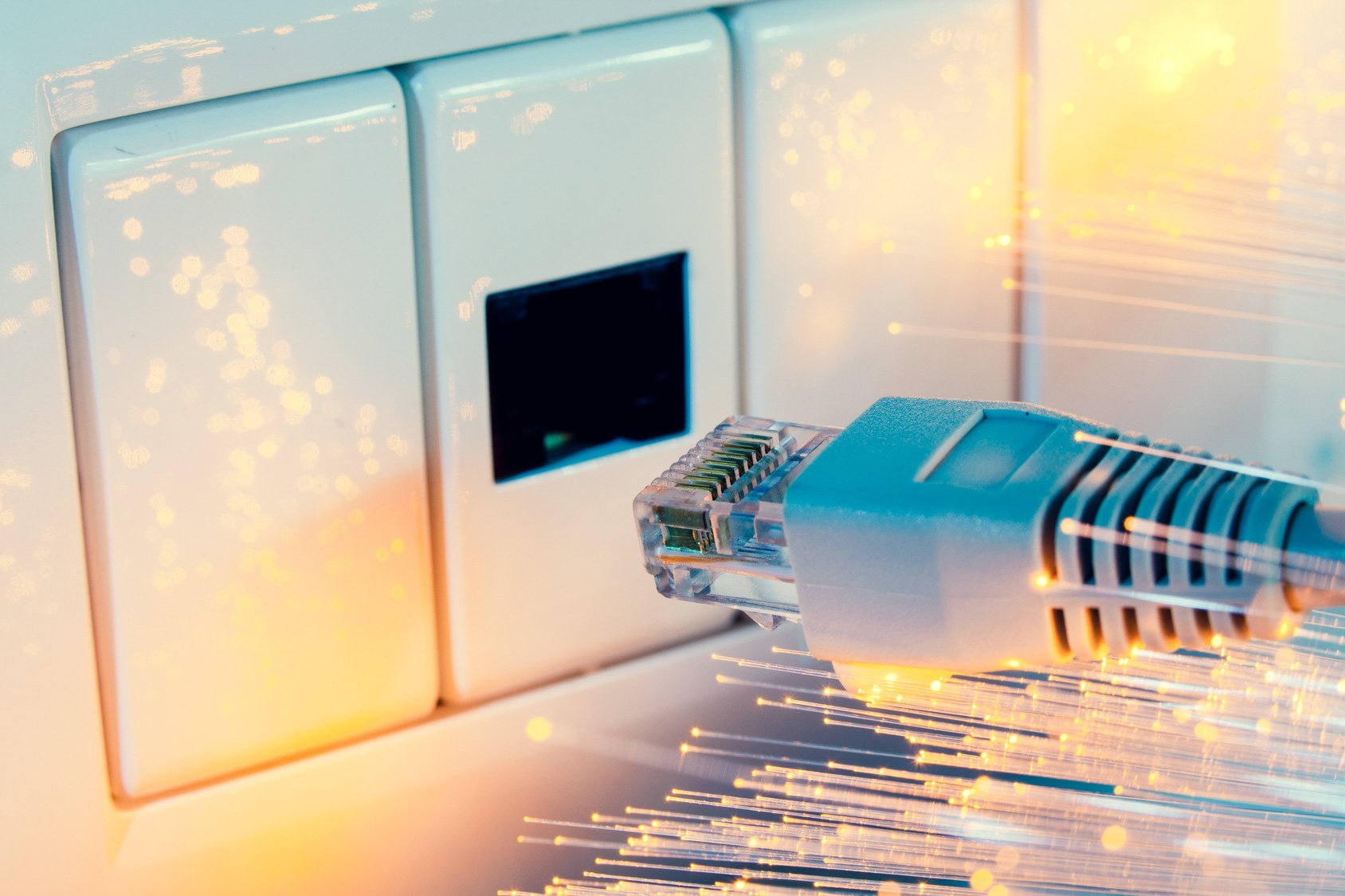 Fibre optique : internet à la vitesse de la lumière ! - le Cèdre